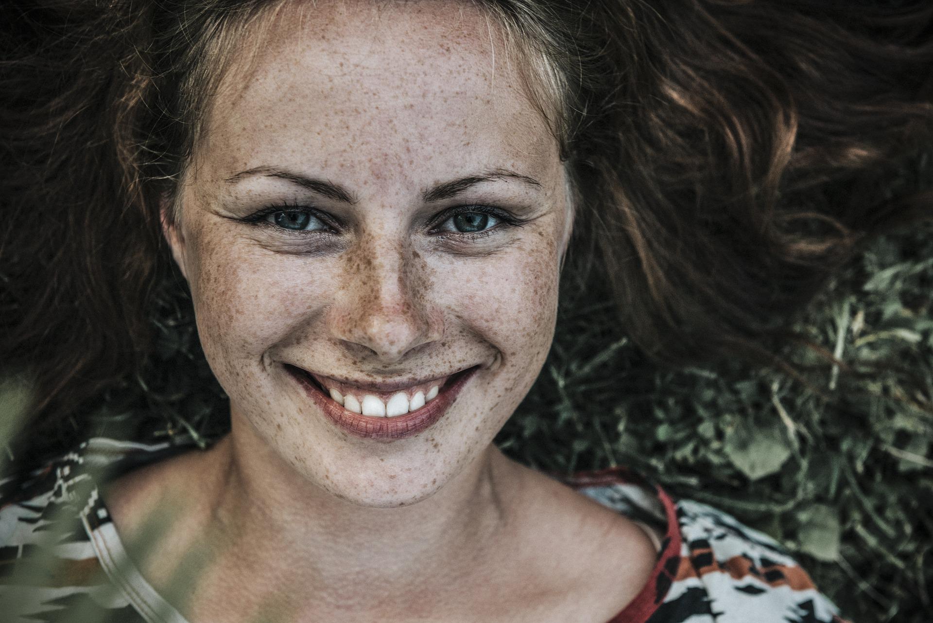 Teruggetrokken tandvlees herstellen en remmen: 7 tips - Tandvleesgel
